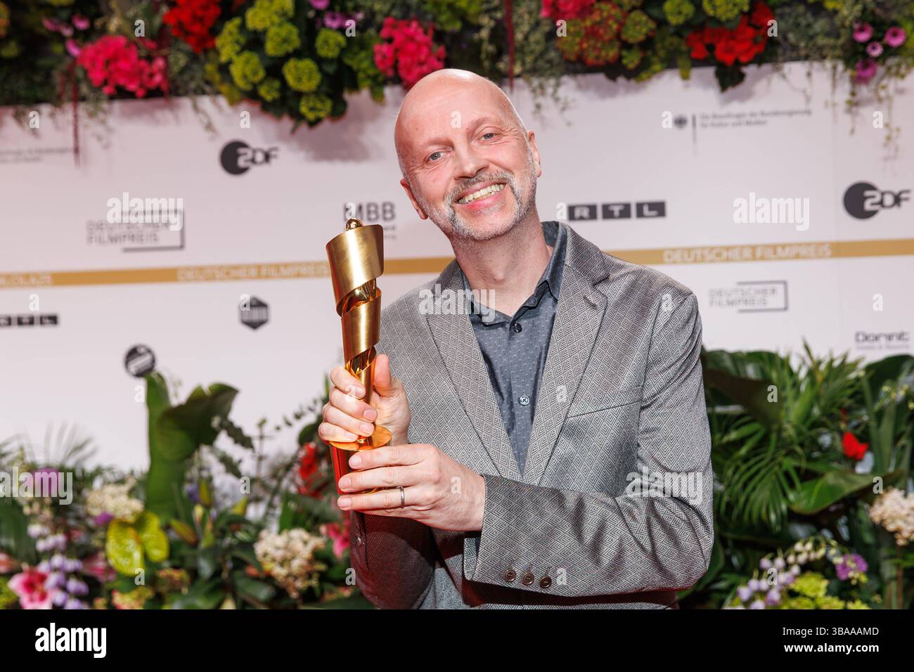 Award - Deutscher Filmpreis 2025 - Preisträger Veit Helmer beim ...