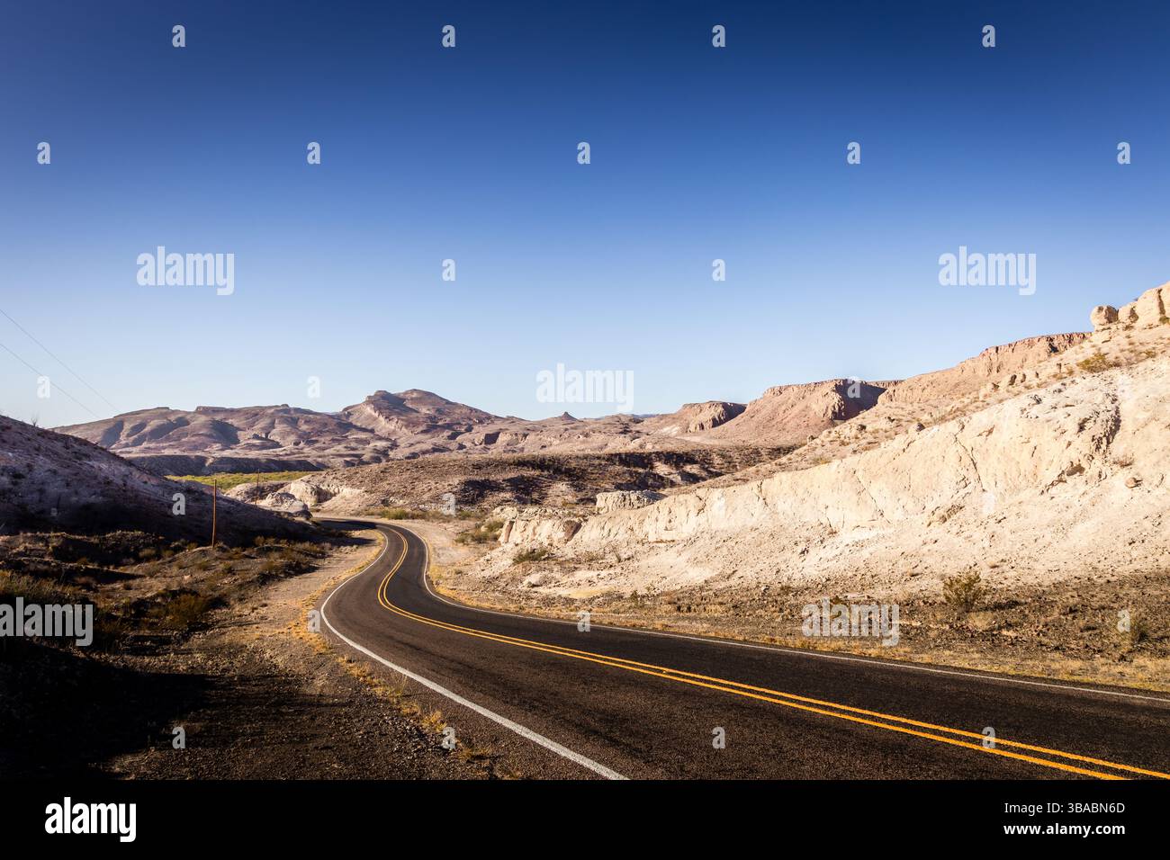 View road winding through canyon hi-res stock photography and images ...