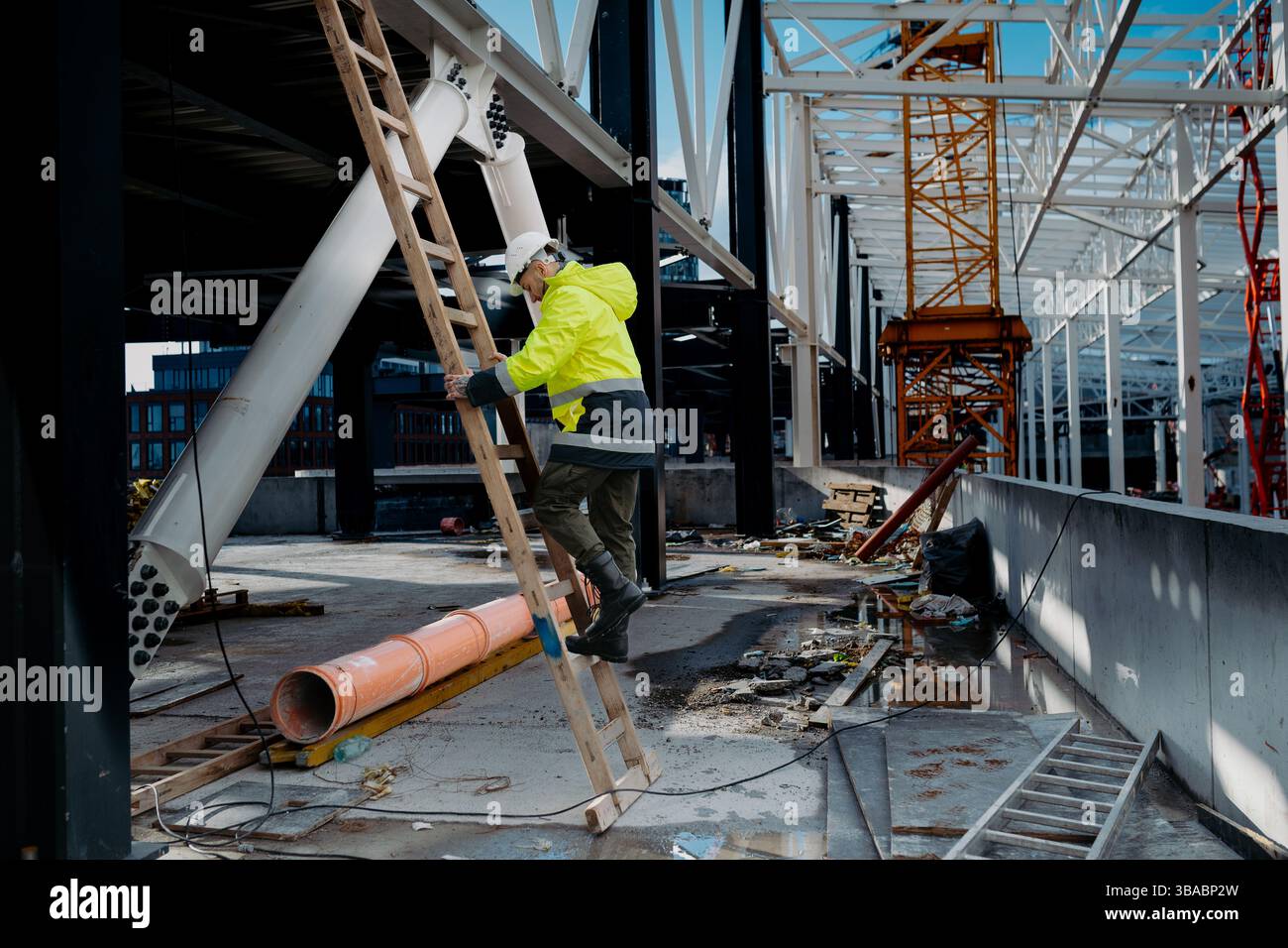 Construction worker on high ground hi-res stock photography and images ...
