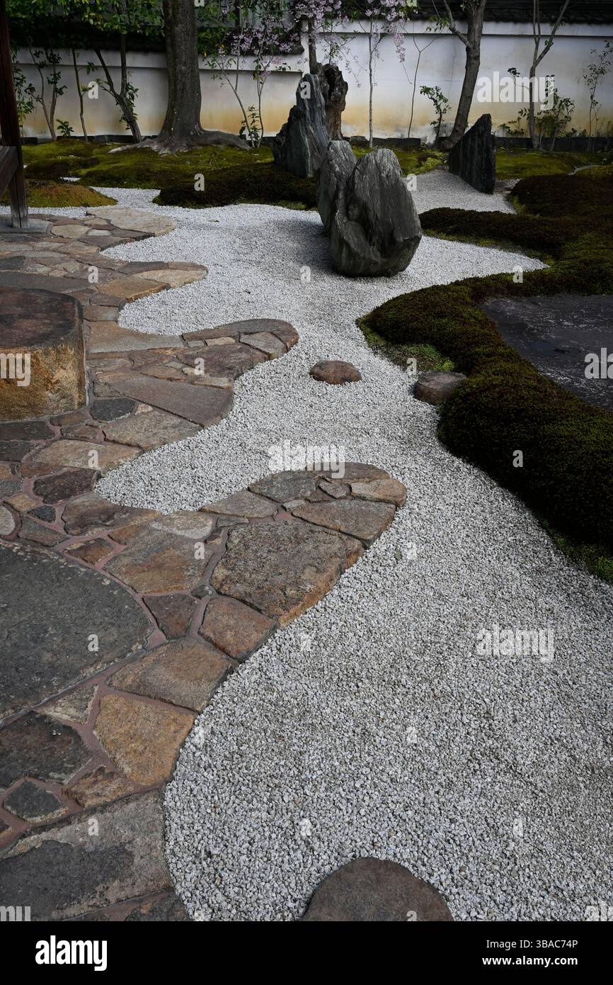 Mirei Shigemori Garden Museum, the Shigemori Residence is a traditional ...