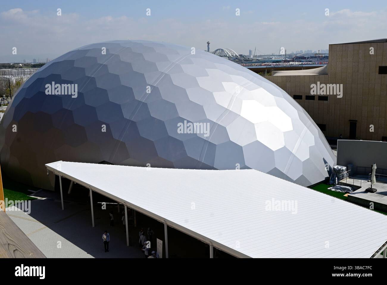 Blue Ocean Dome pavilion by the japanese architect Shigeru Ban at Osaka ...