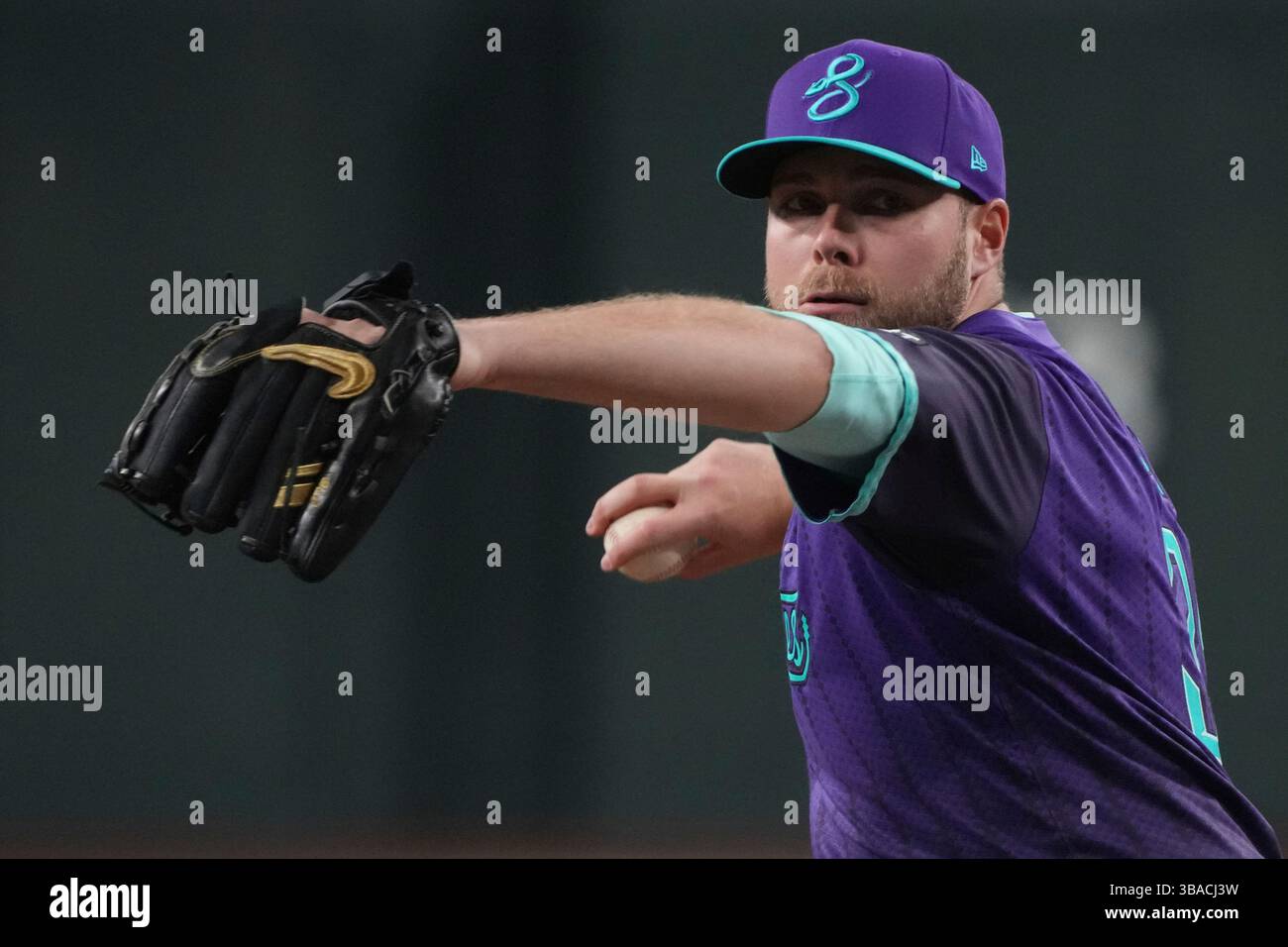 Arizona Diamondbacks pitcher Corbin Burnes (39) against the Los Angeles ...
