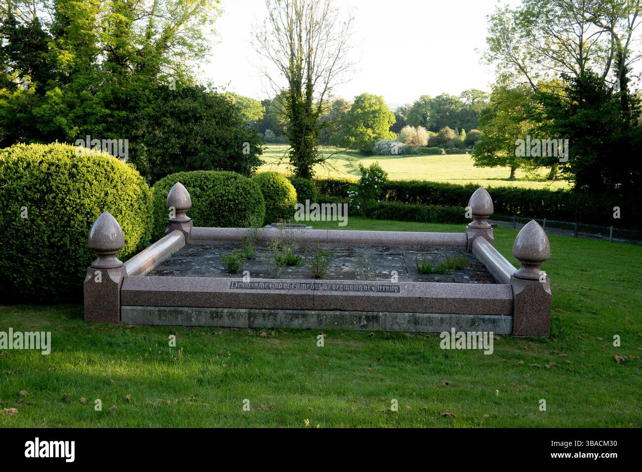 The Naylor family tomb, St. Denys churchyard, Kelmarsh ...