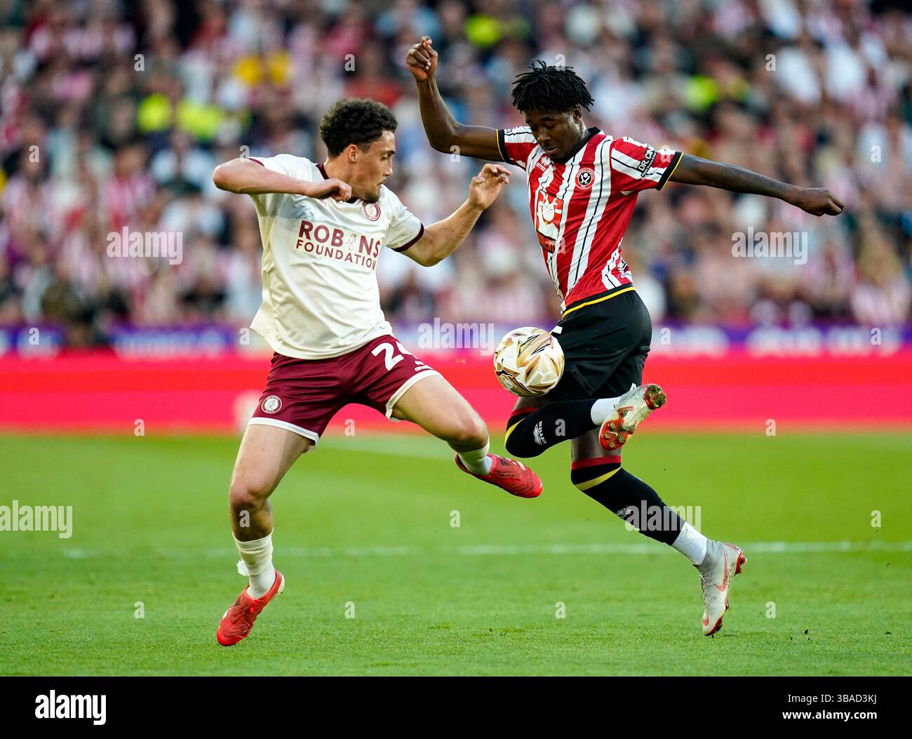 Bristol City's Haydon Roberts and Sheffield United's Andre Brooks ...