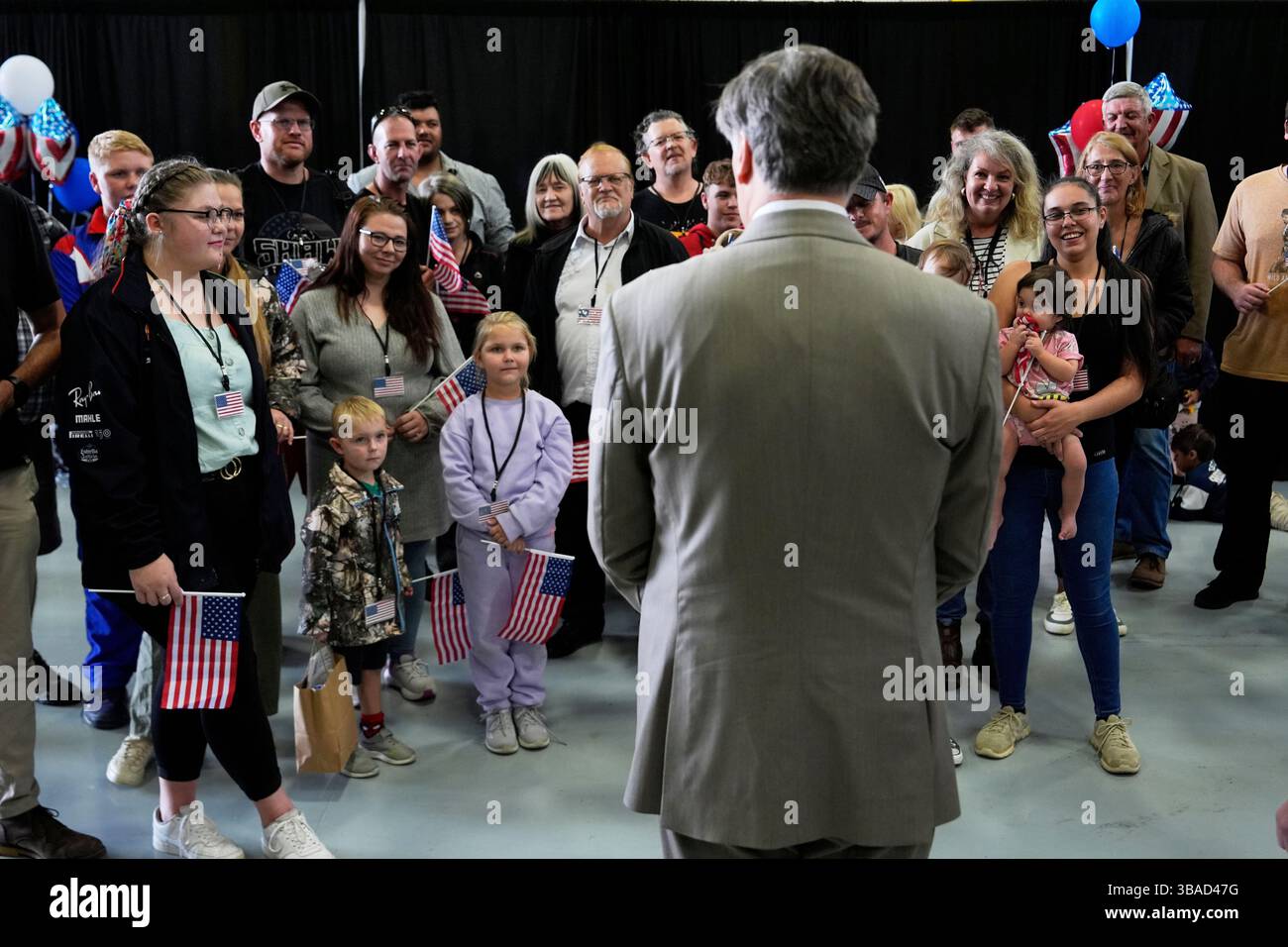 Deputy Secretary of State Christopher Landau greets Afrikaner refugees ...