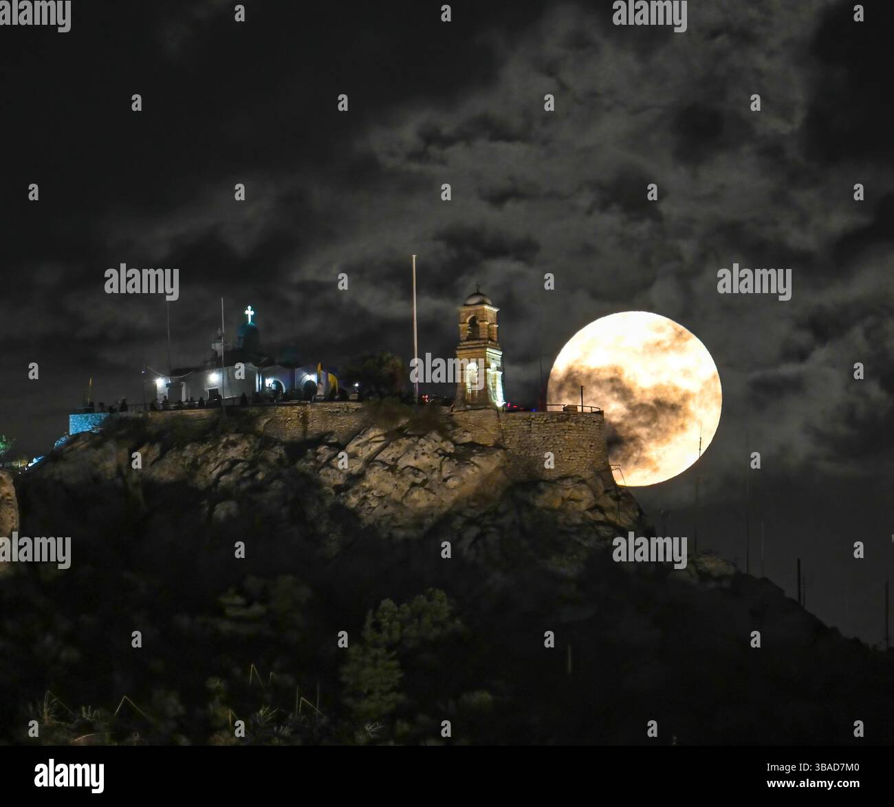Athens, Greece. 12 May 2025. May's full flower moon rising over the ...