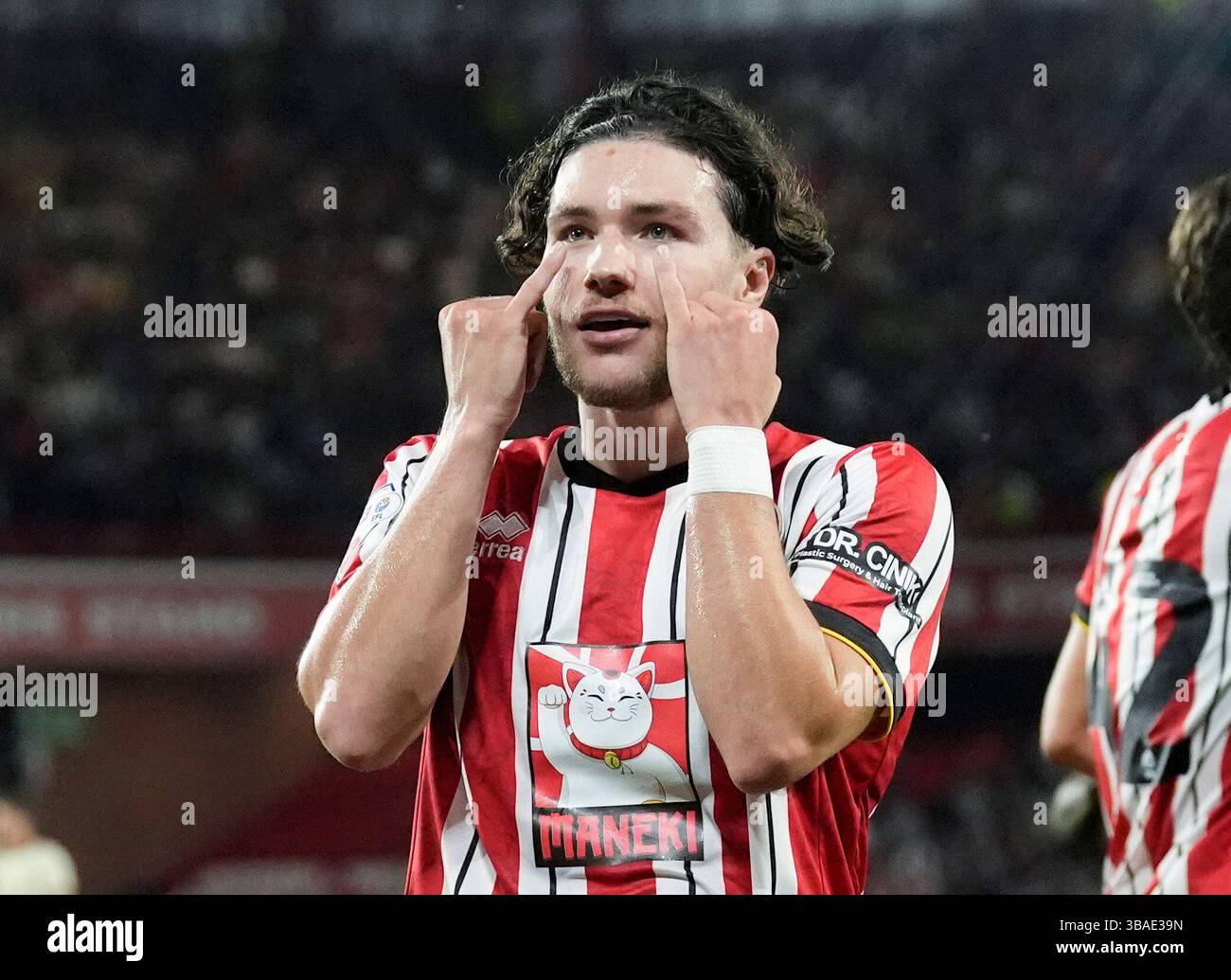 Sheffield United's Callum O'Hare celebrates scoring their side's third ...
