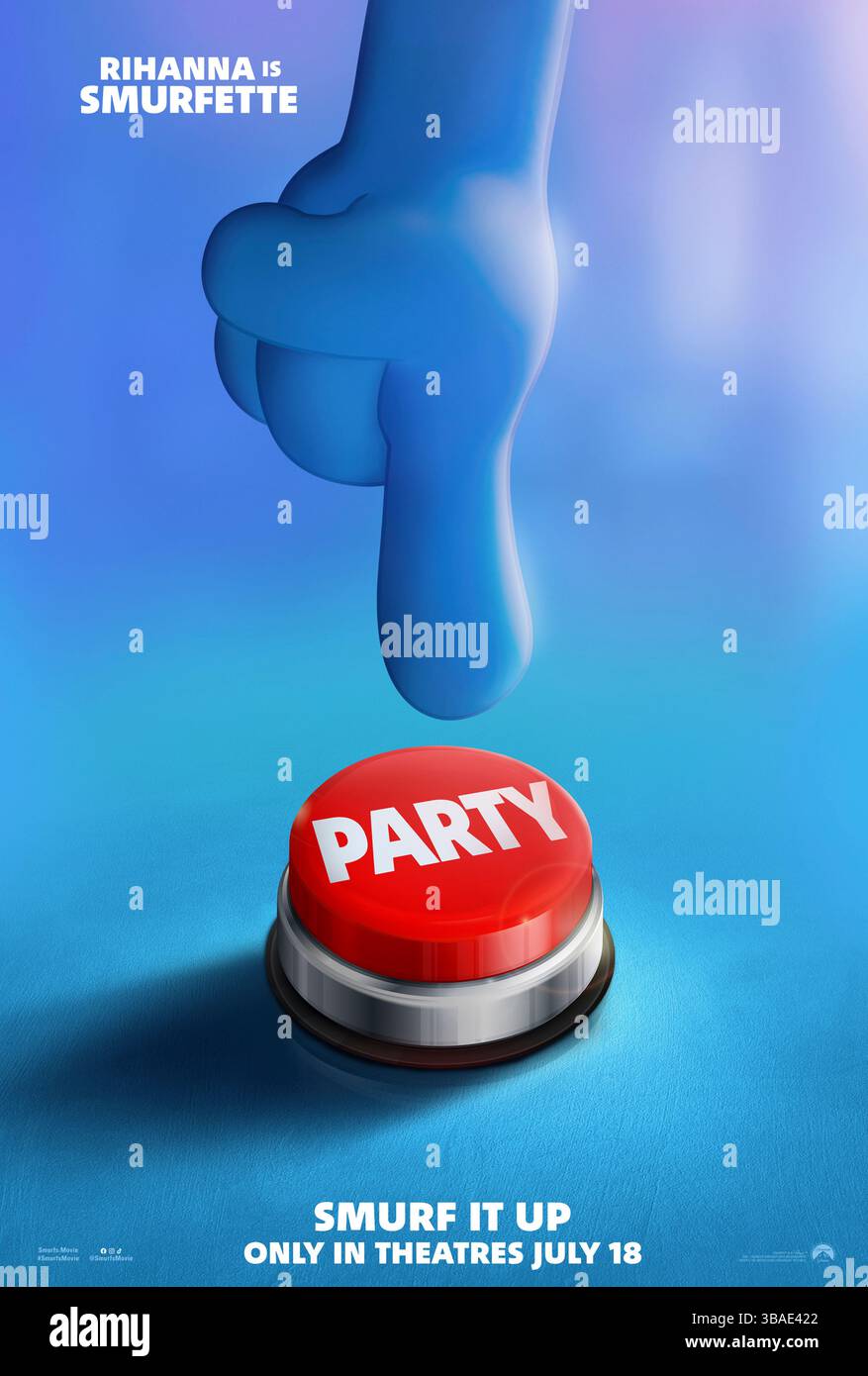 Smurfette hi-res stock photography and images - Alamy