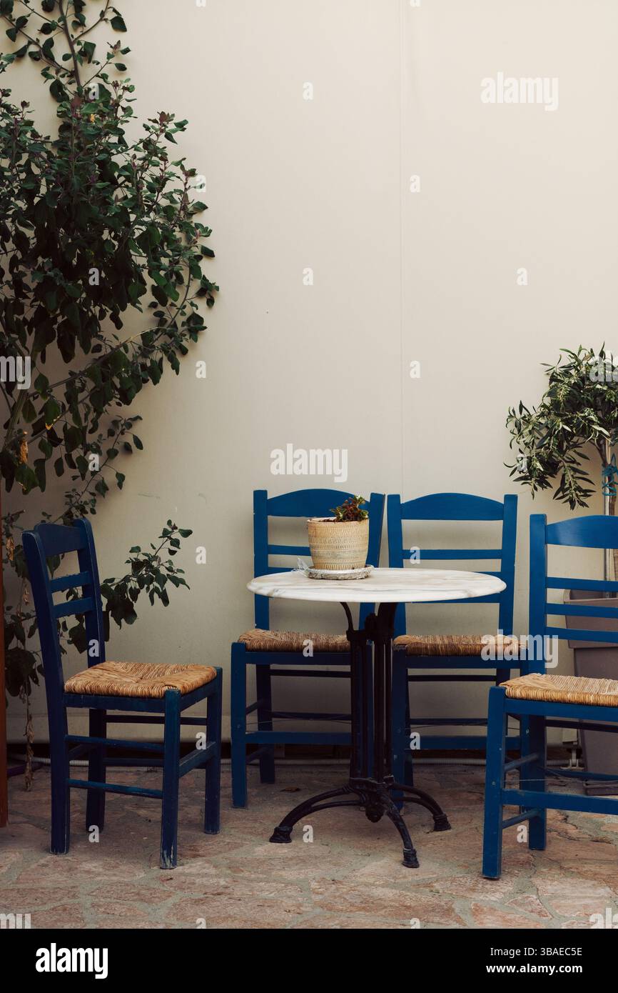 Traditional Greek Cafe Stock Photo - Alamy