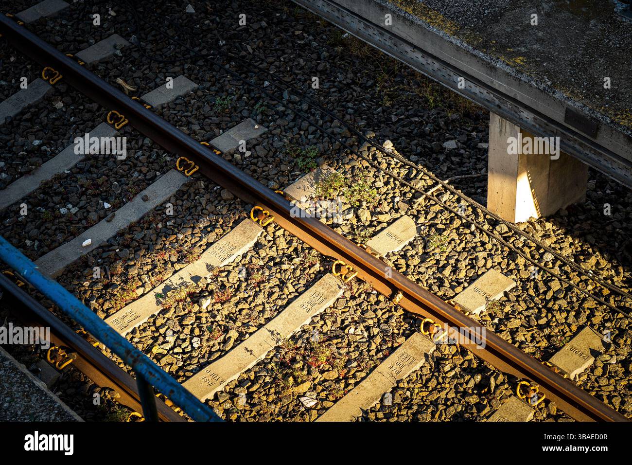 Continuous rail hi-res stock photography and images - Alamy