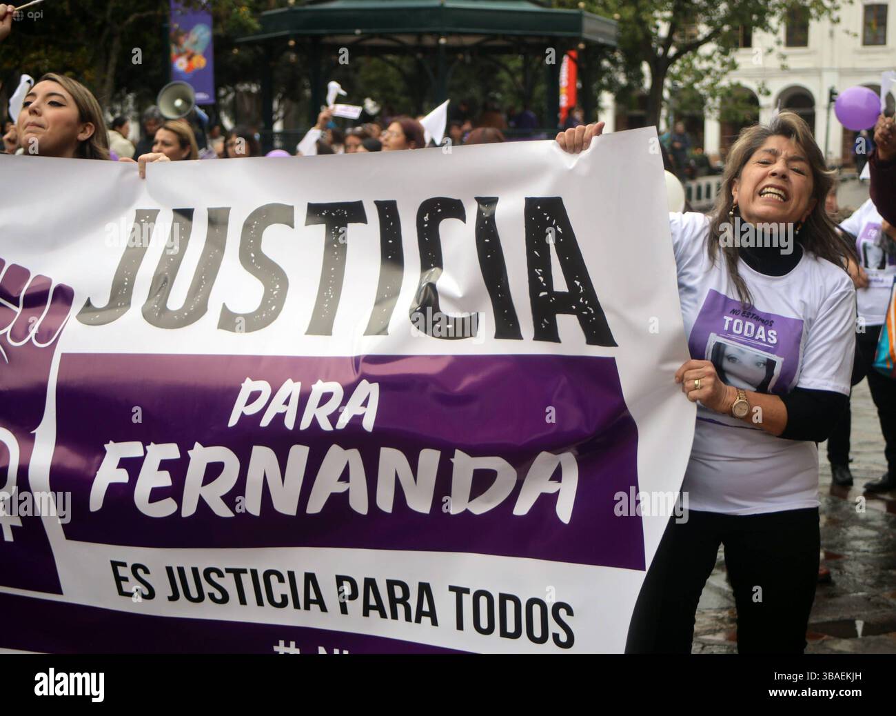 CUENCA PLANTON FOR THE DEATH OF MARIA FERNANDA LOPEZ Cuenca, Ecuador ...