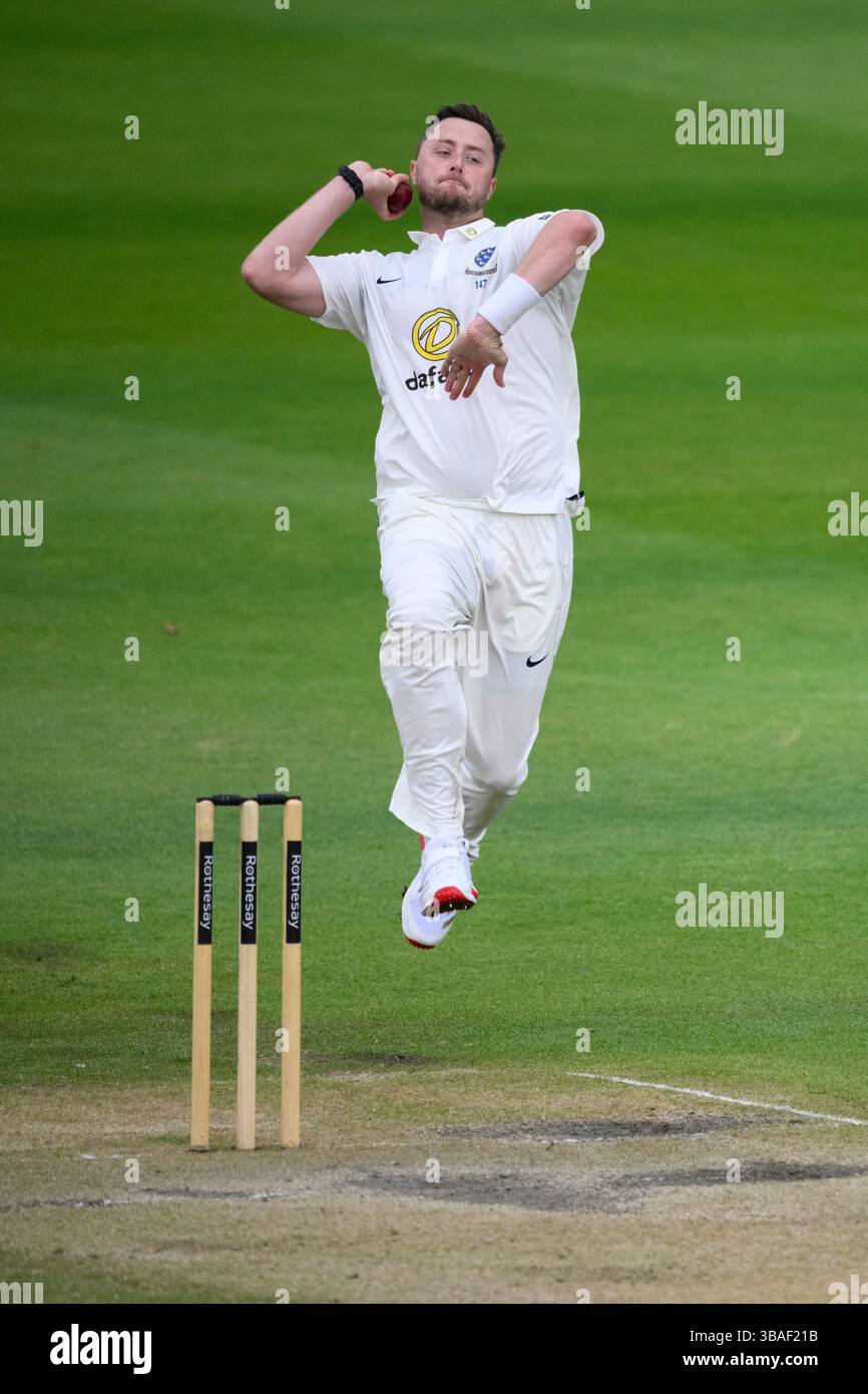 Ollie robinson bowler hi-res stock photography and images - Alamy