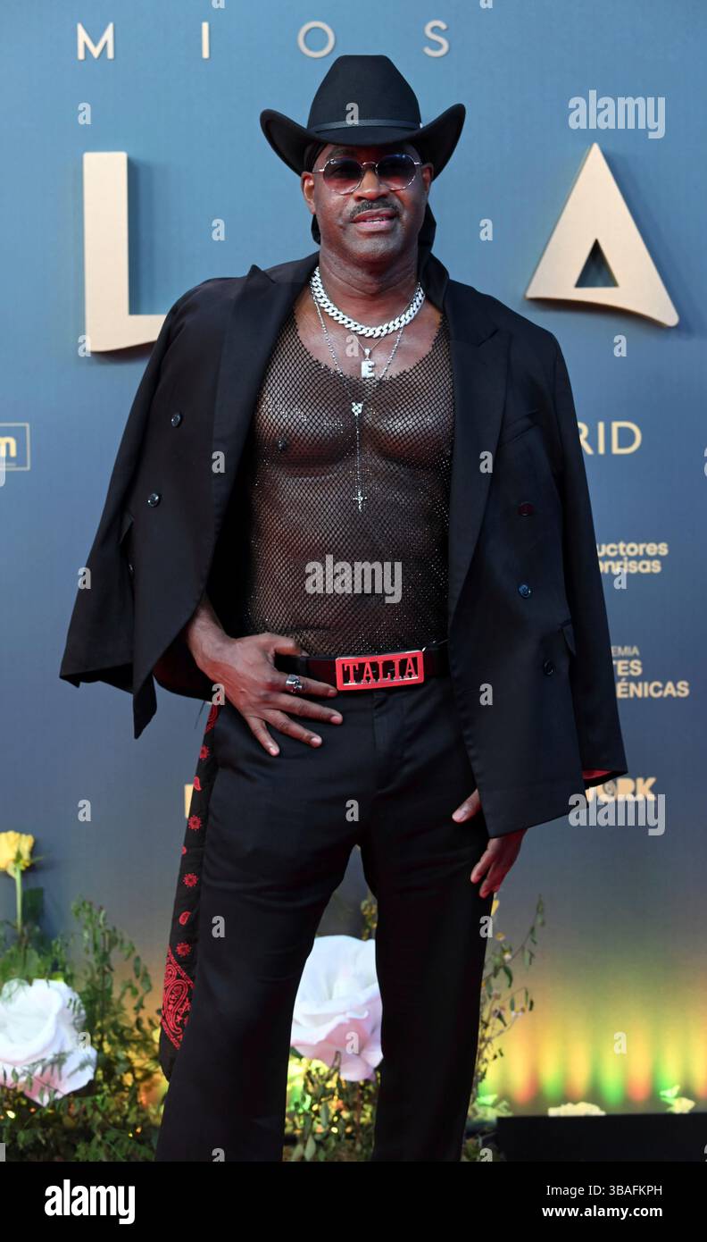 Emilio Sosa during the red carpet of the Talía Awards of the Academy of ...