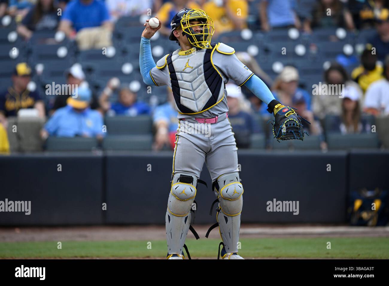 Milwaukee Brewers catcher William Contreras throws during the ninth ...