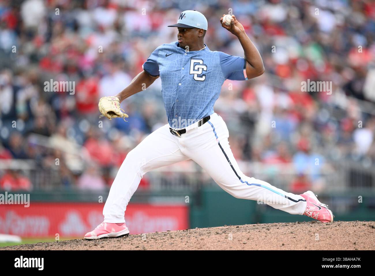 Washington Nationals relief pitcher Jose Ferrer (47) in action during a ...