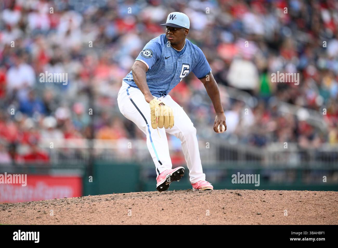 Washington Nationals relief pitcher Jose Ferrer (47) in action during a ...