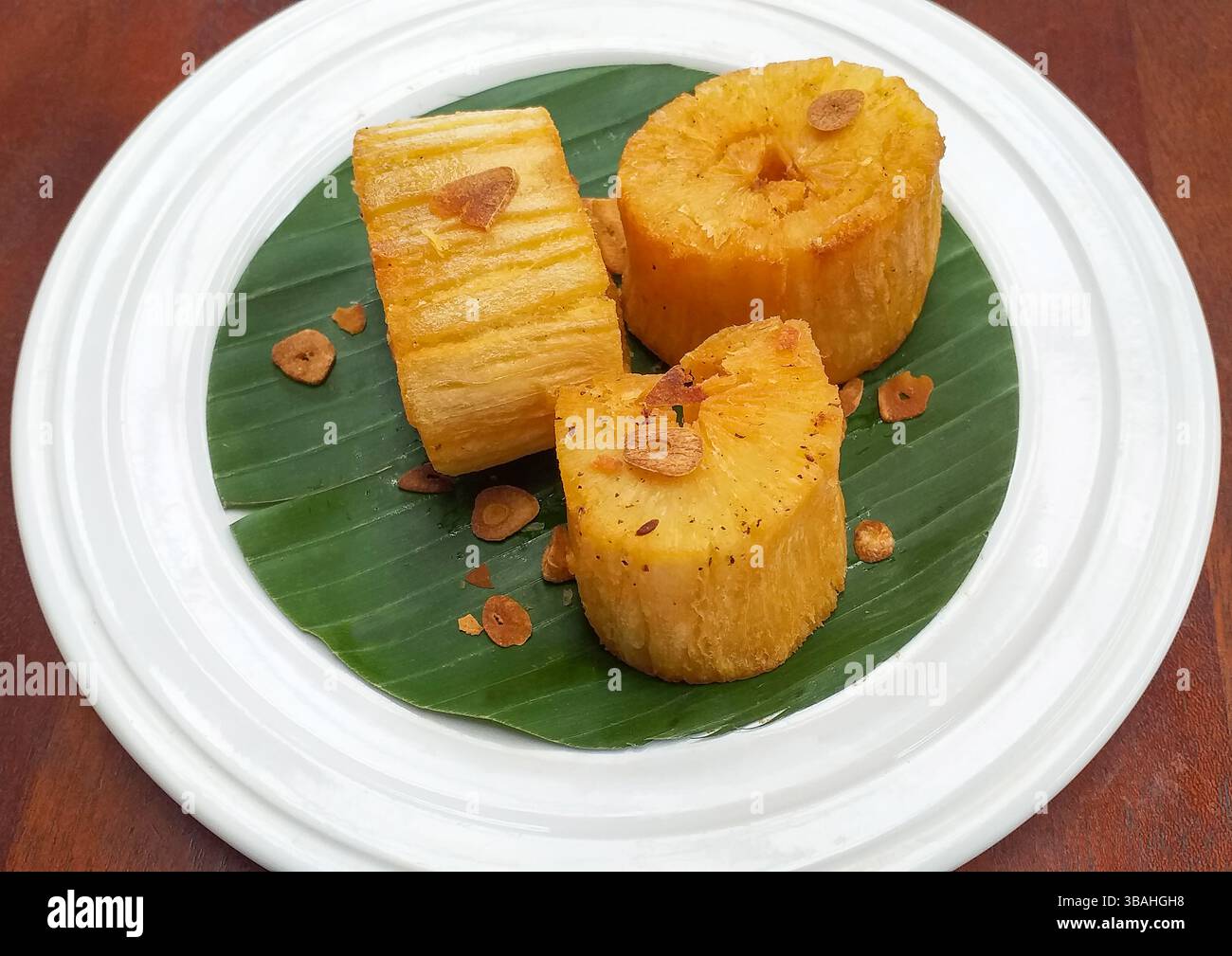 Singkong Goreng Merekah or Dee-Fried Cassava, an Indonesian dessert ...