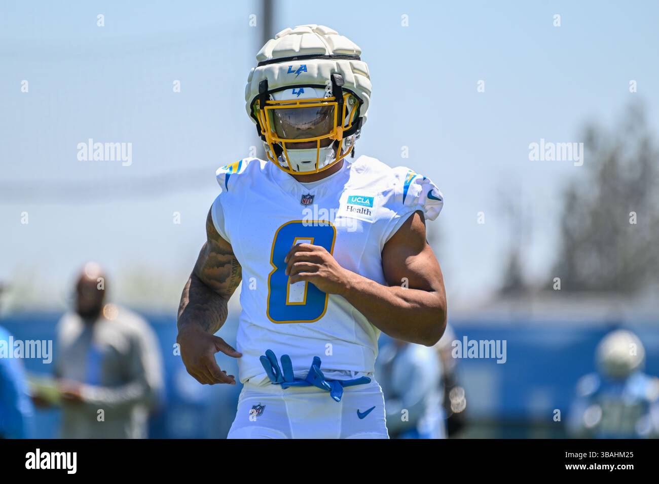 Los Angeles Chargers running back Omarion Hampton (8) during Los ...