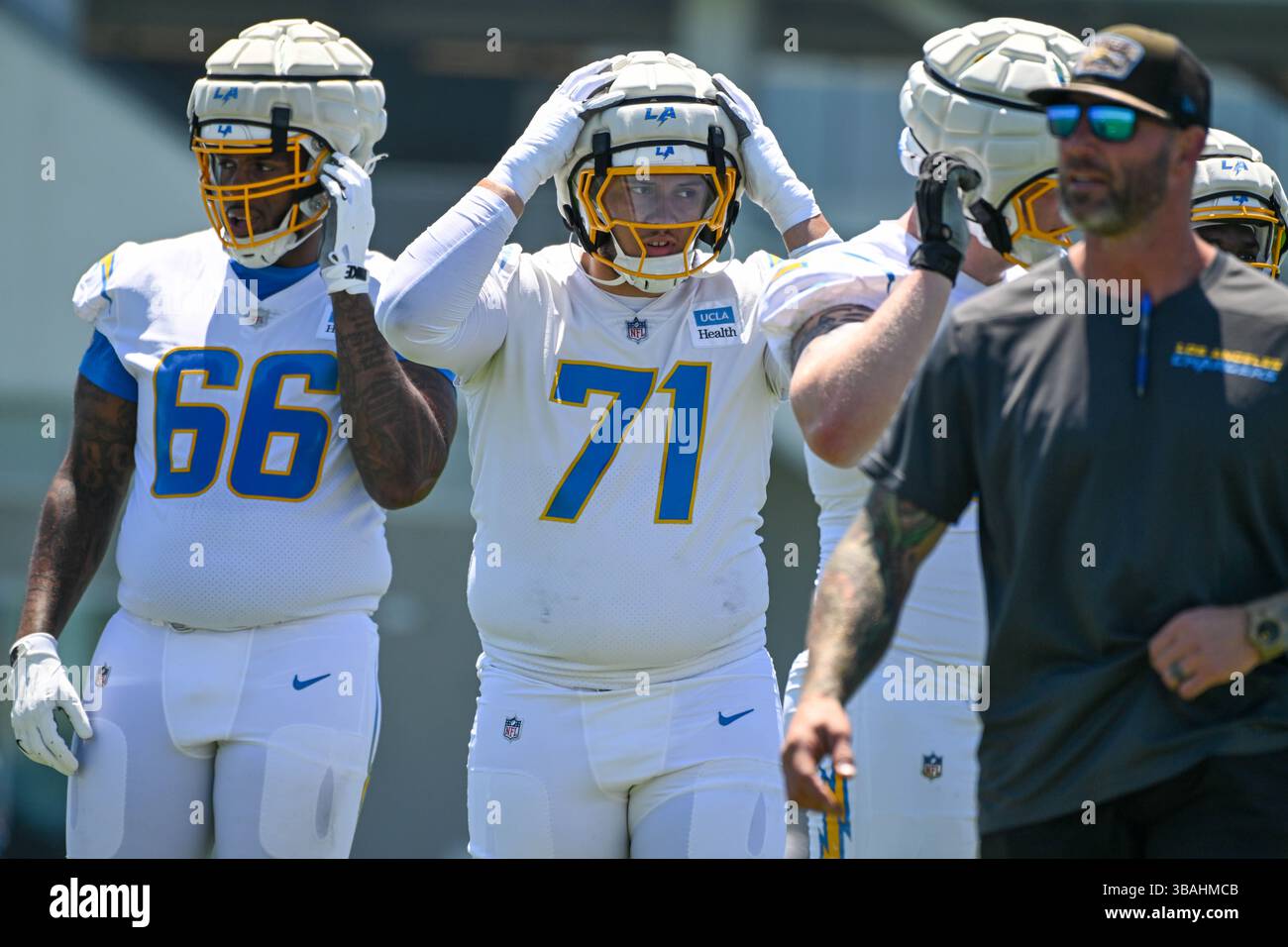 Los Angeles Chargers guard Branson Taylor (71) during Los Angeles ...
