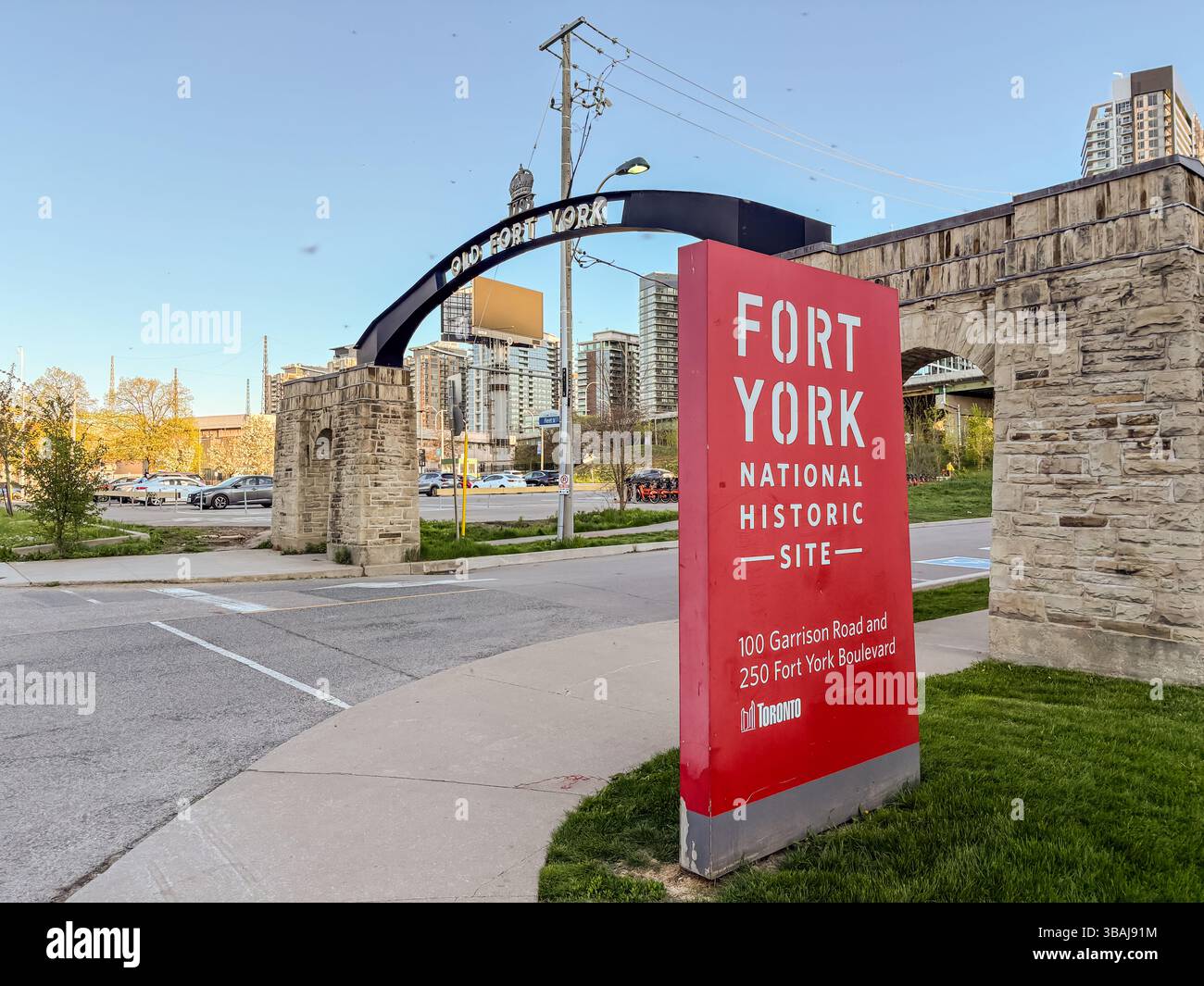 Fort York National Historic Site entrance sign and arched gateway ...
