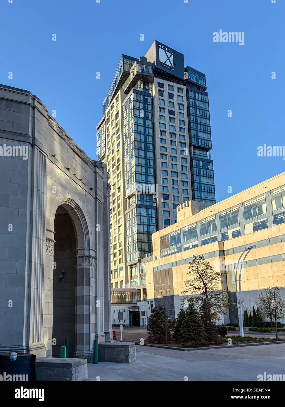 Hotel X Toronto is a modern luxury hotel and landmark building located ...