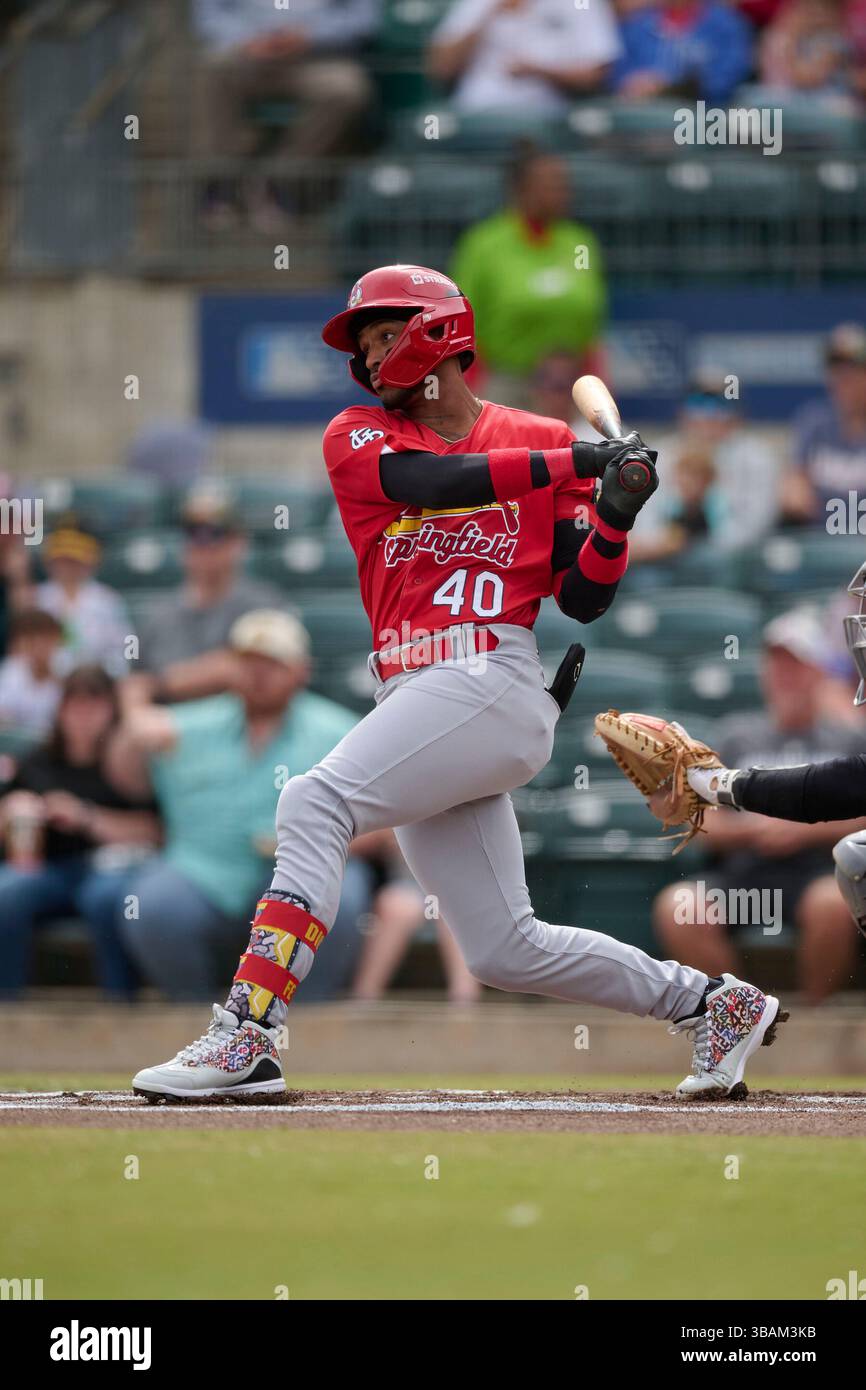 Springfield Cardinals Miguel Ugueto (40) bats during an MiLB Texas ...