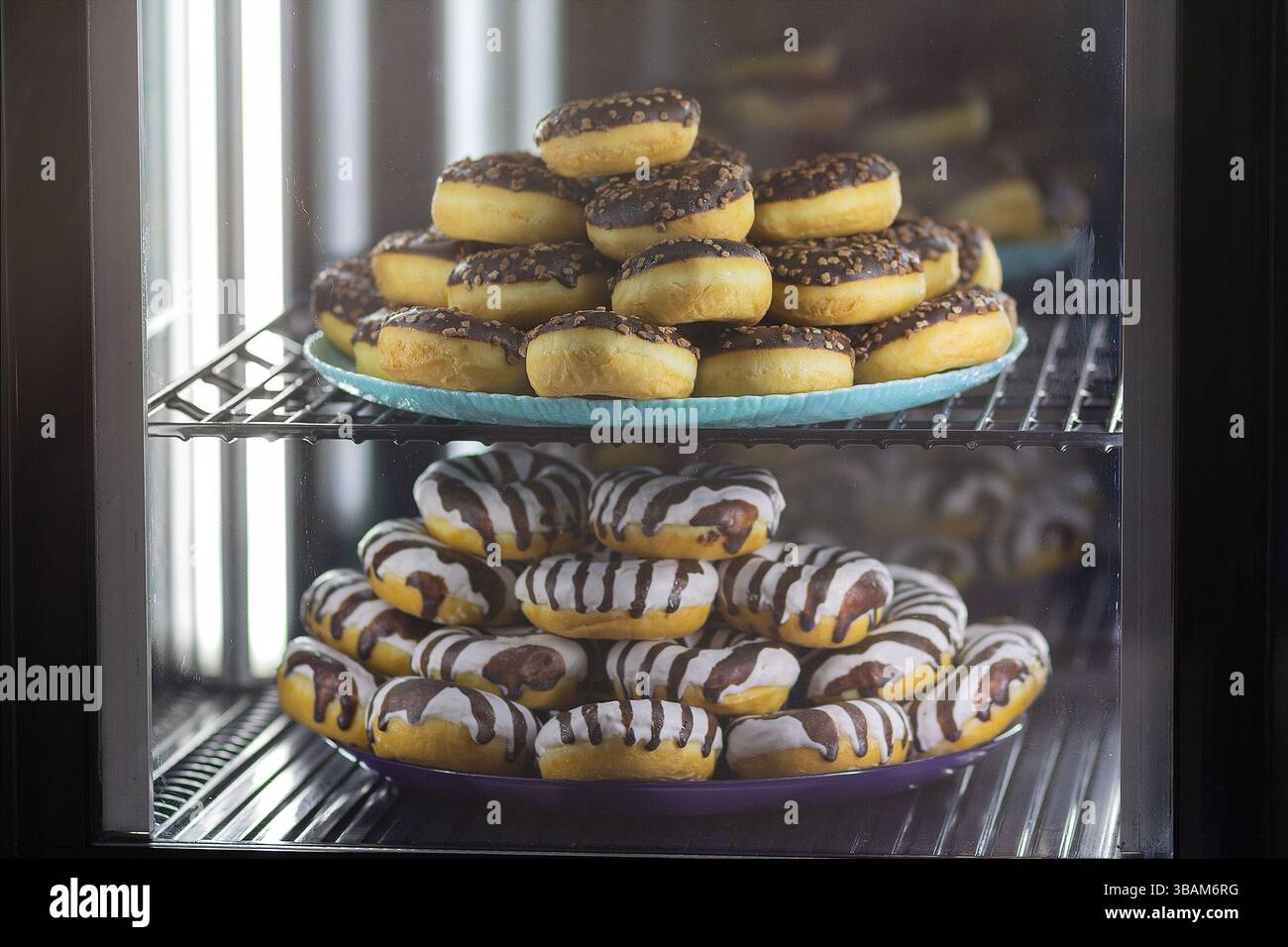 Baking sheet pastry shelf hi-res stock photography and images - Alamy