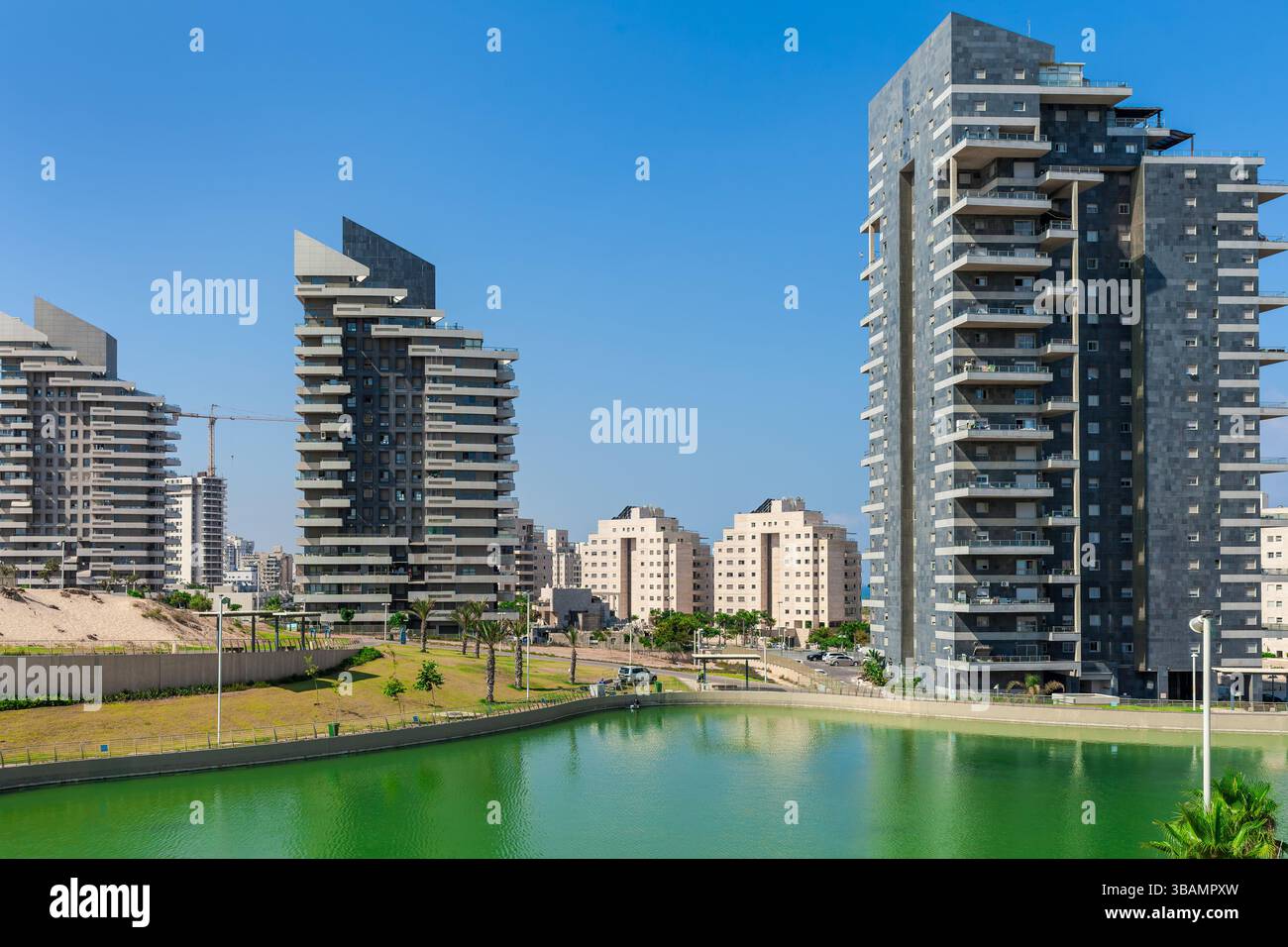 Urban small lake middle east hi-res stock photography and images - Alamy