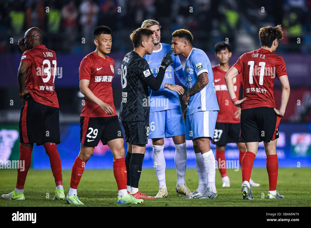 Henan Jiuzu Dukang Football Club defeated Changchun Yatai Football Club ...