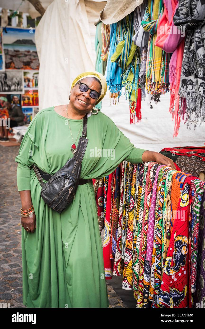 Street hawkers and craft shops at Greenmarket Square, in downtown Cape ...