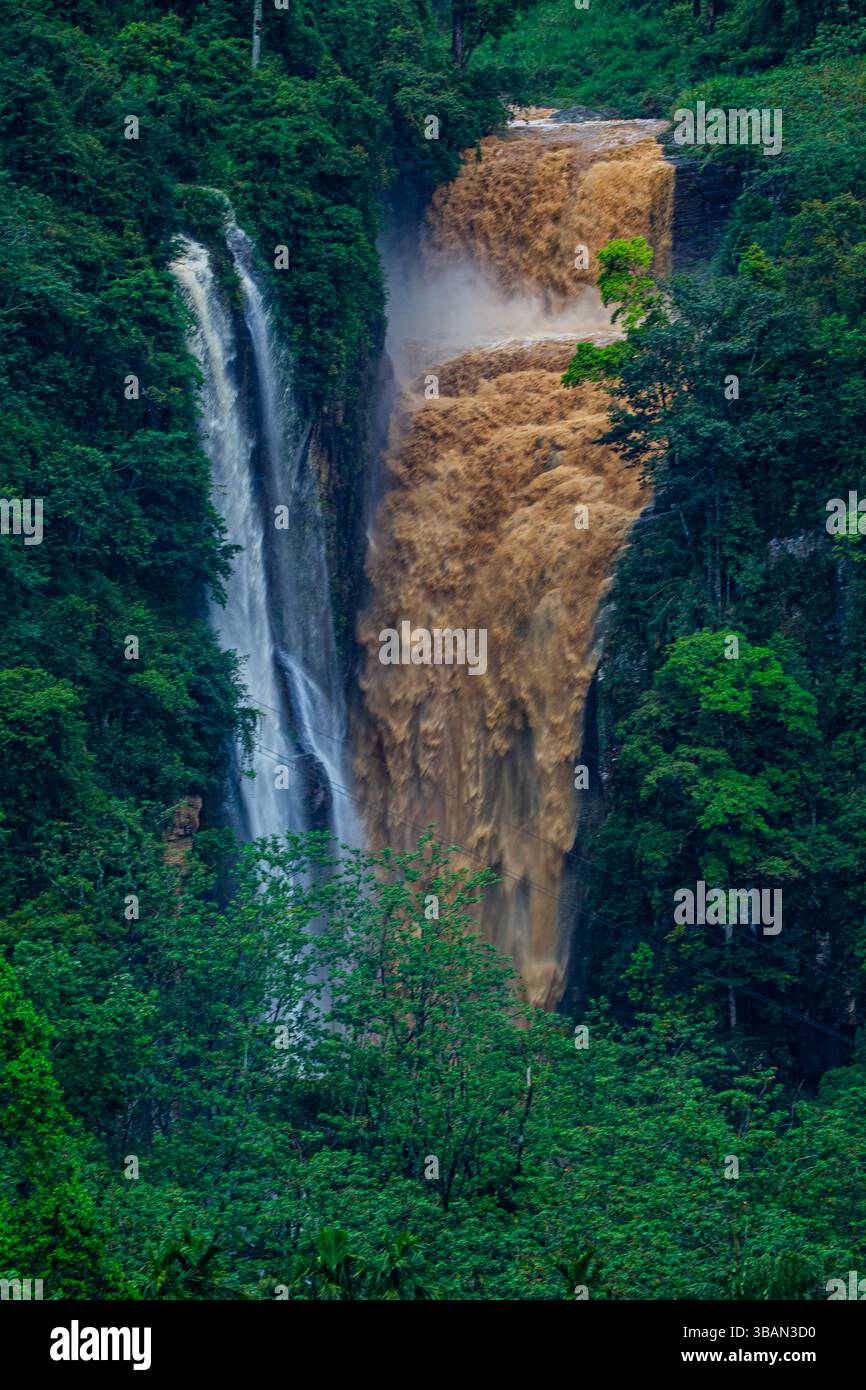 Magnificent Ramboda waterfall during a rainy day, Central highlands ...