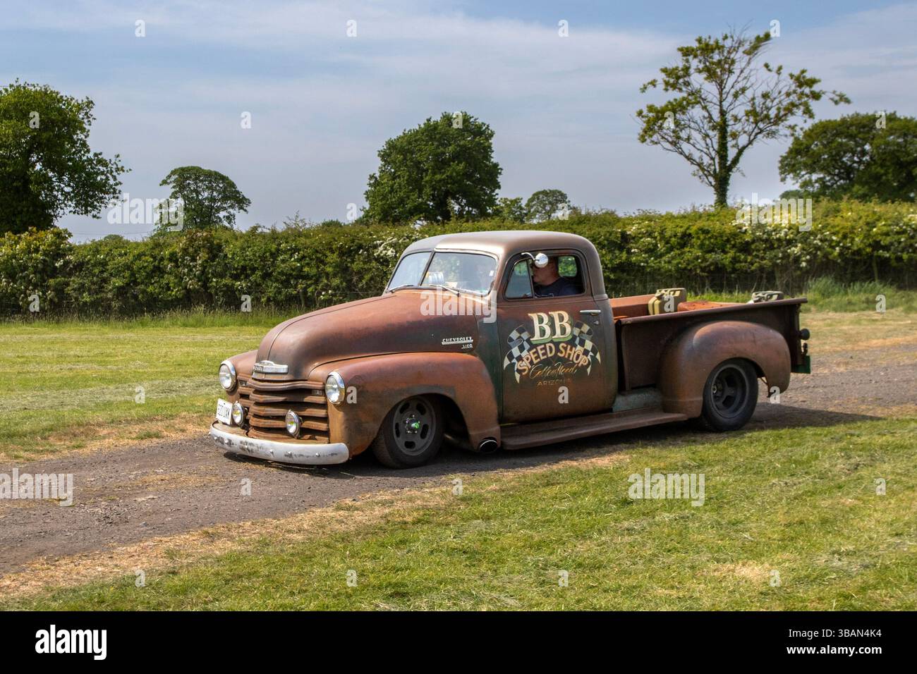 1950 50s fifties Rusty old Chevrolet 3100 Petrol Work Truck 3600 cc ...