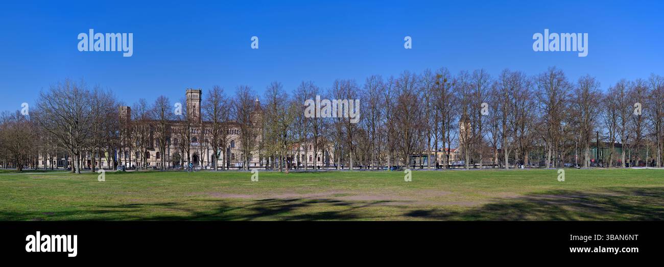 HQ Panoama - View of the Leibniz University campus from the ...