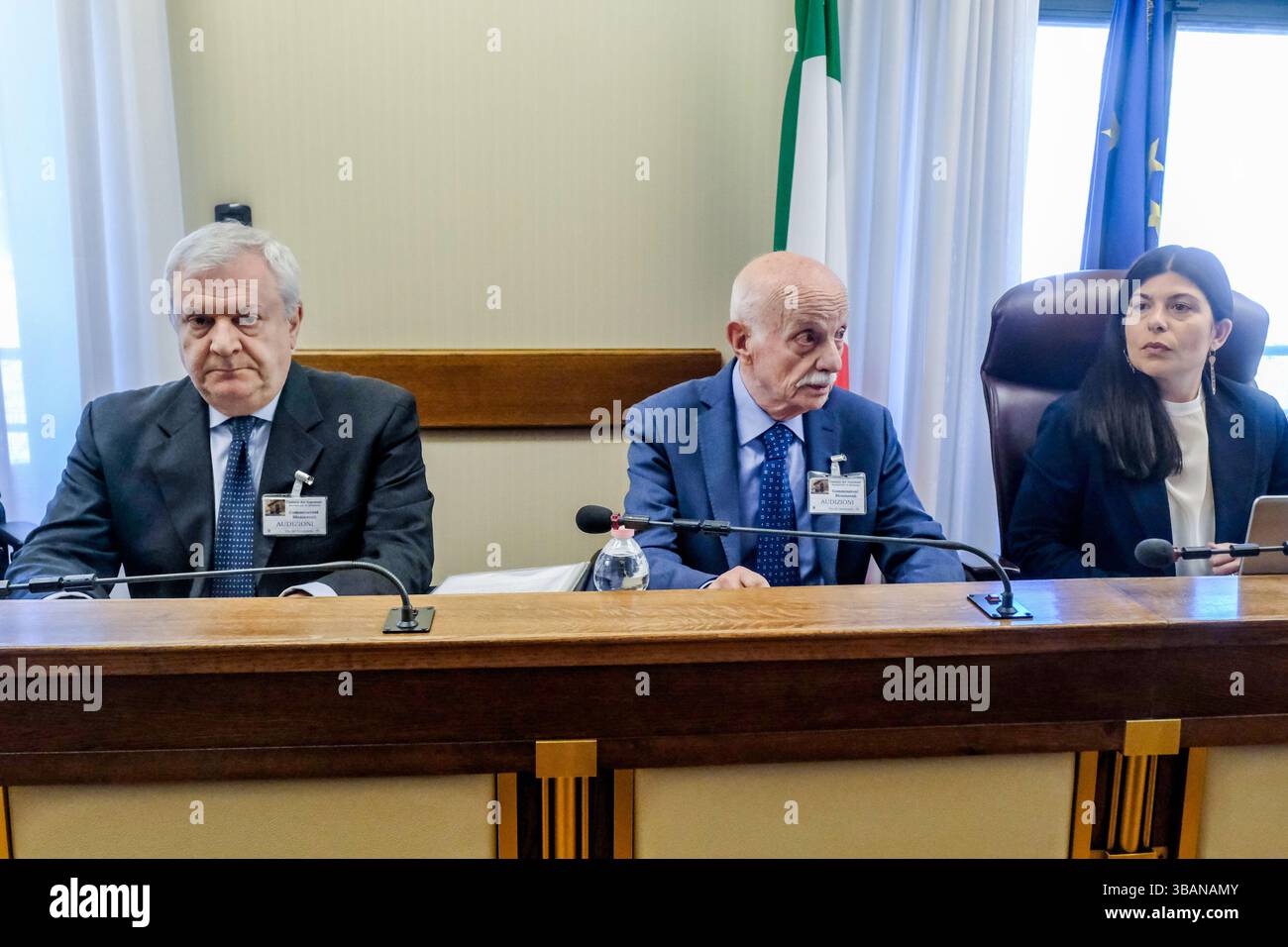 Mario Mori, generale dell'Arma dei Carabinieri in congedo, e di ...