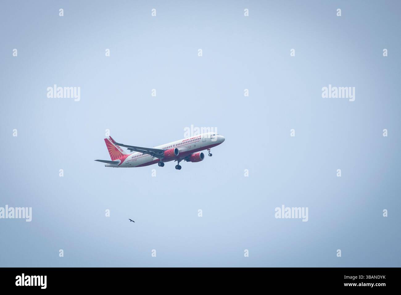 Srinagar, India. 13th May, 2025. An Indian passenger aircraft prepares ...