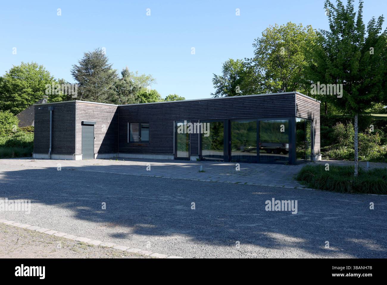 Das leerstehende Gebaeude Gebäude, Cafe im Kurpark in Freudenberg ueber ...