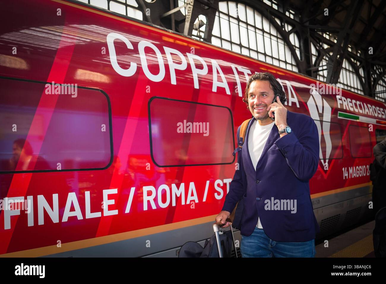 Luca Toni with the Trophy during the train travel the day before the ...