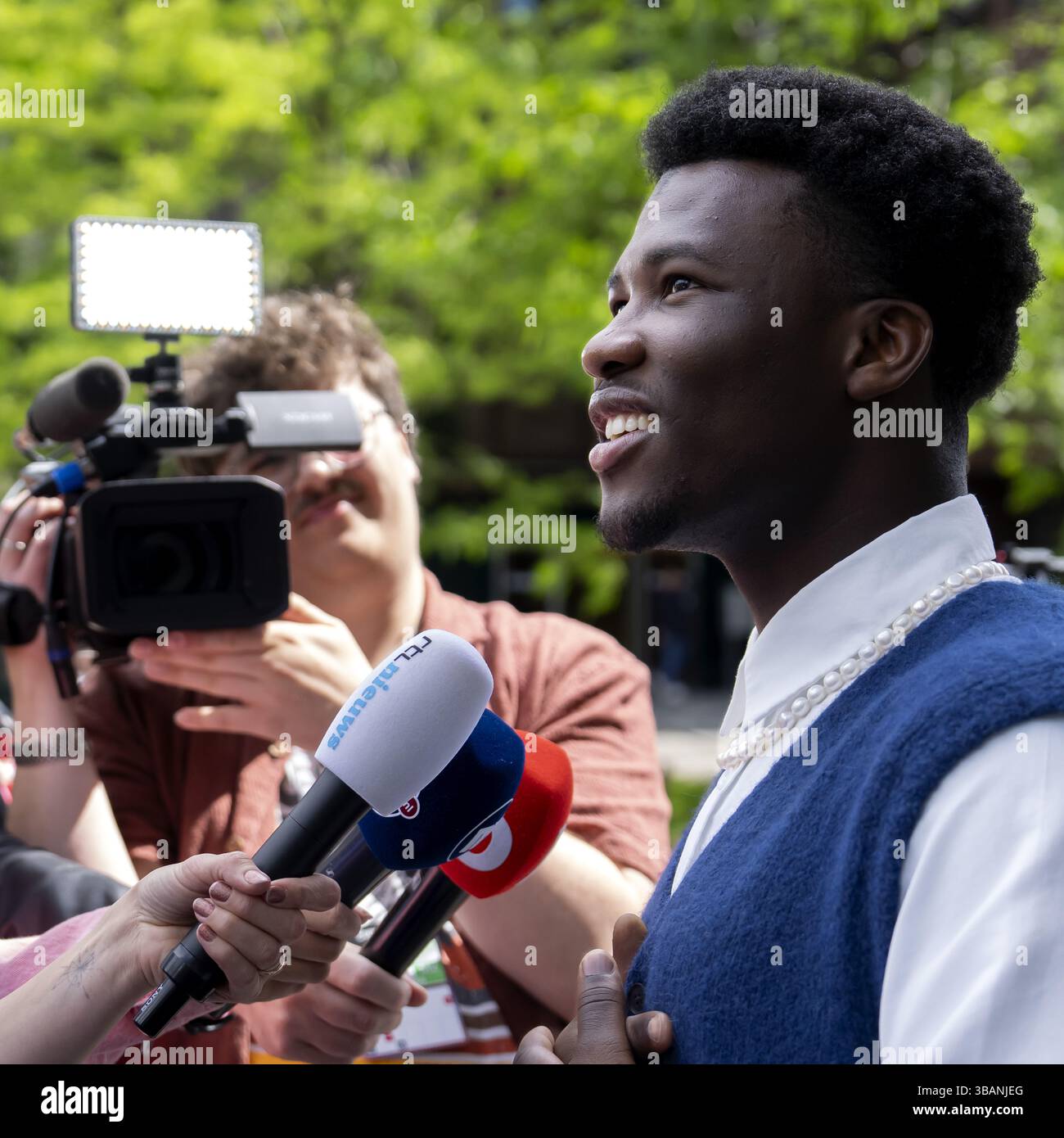 BASEL - Claude addresses the press during a farewell moment at the ...