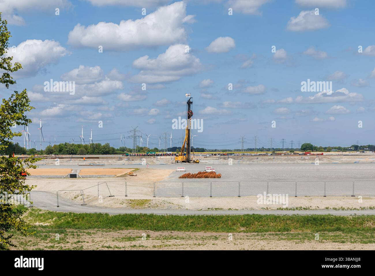 Heide, Germany. 11th May, 2025. View of the construction site of the ...