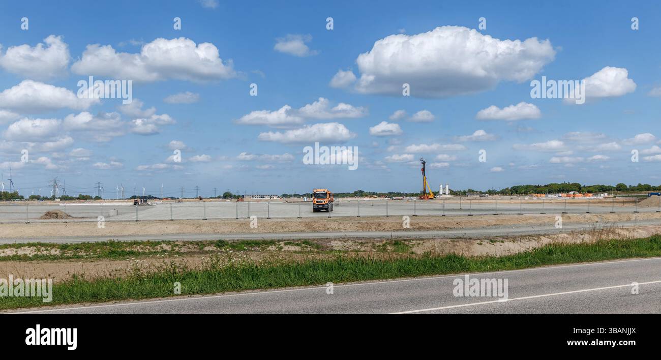 Heide, Germany. 11th May, 2025. View of the construction site of the ...