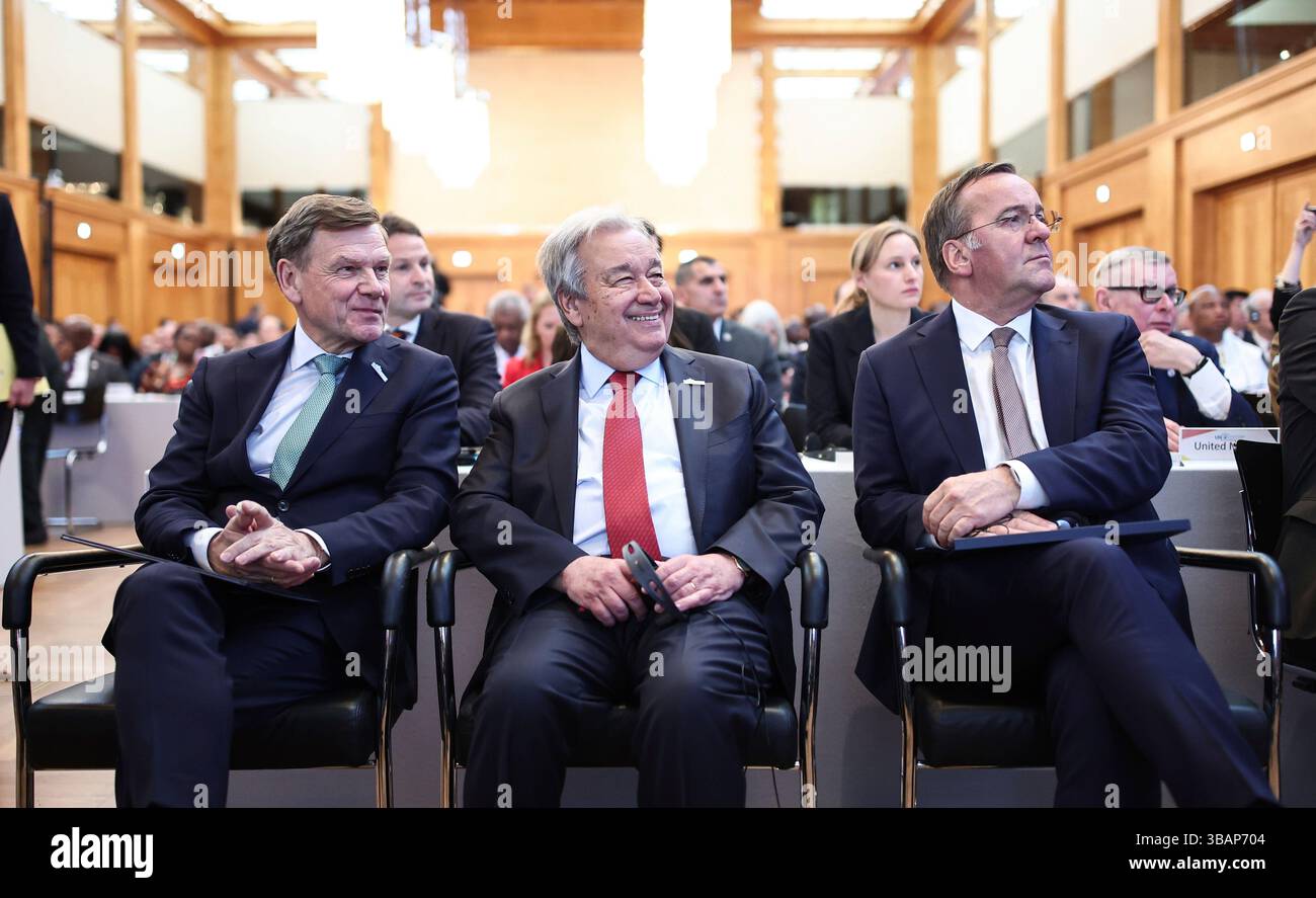 German Foreign Minister Johann Wadephul, left, Secretary-General of the United Nations António ...