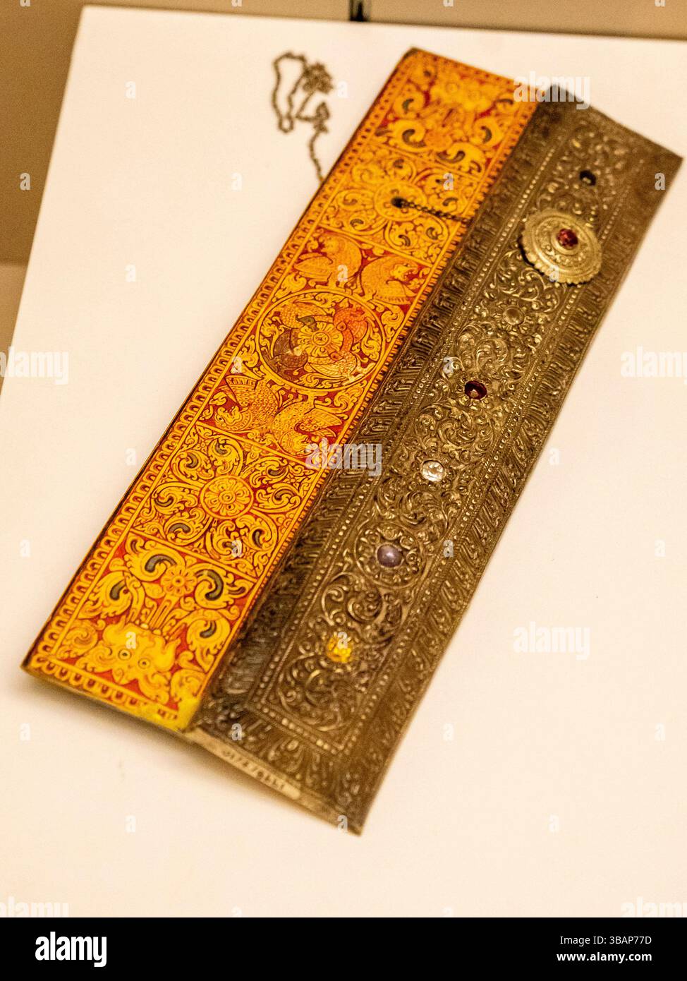 Manual on wood covers hi-res stock photography and images - Alamy