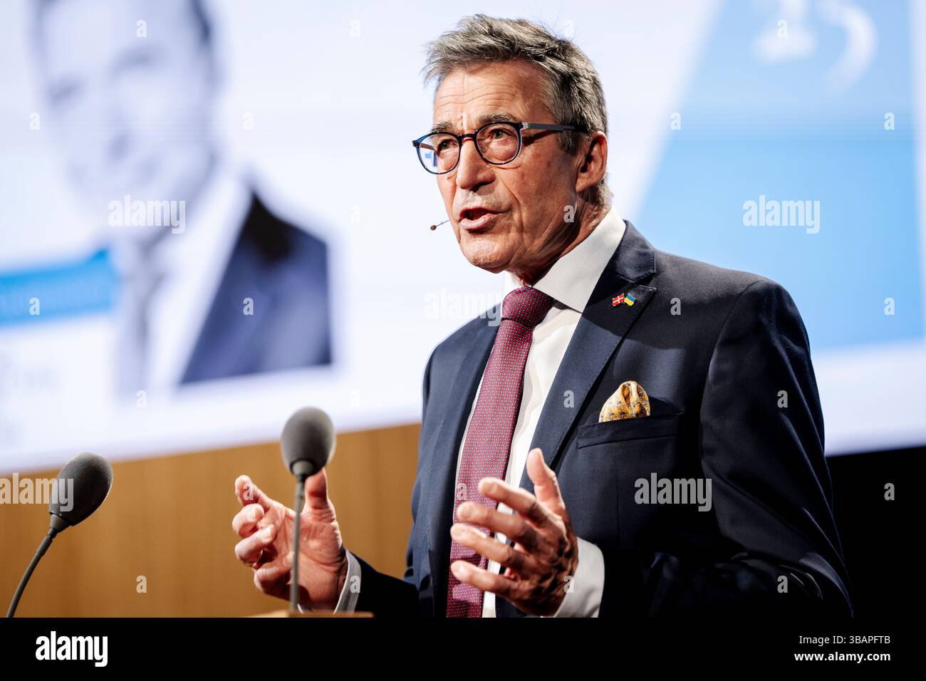 Anders Fogh Rasmussen speaks at the Copenhagen Democracy Summit in ...