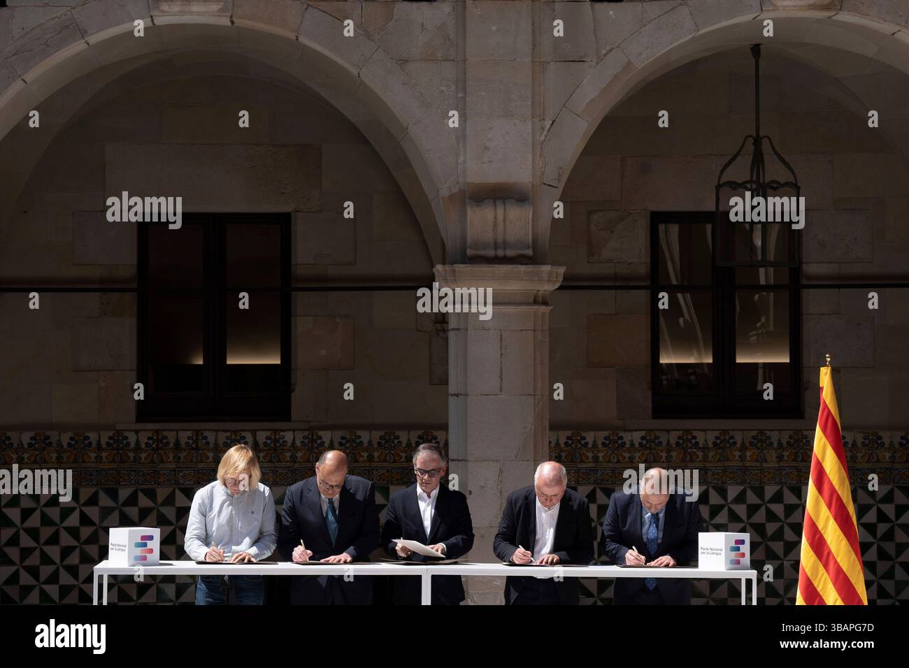 Signing of the Pacte Nacional per la Llengua, on May 13, 2025, in ...