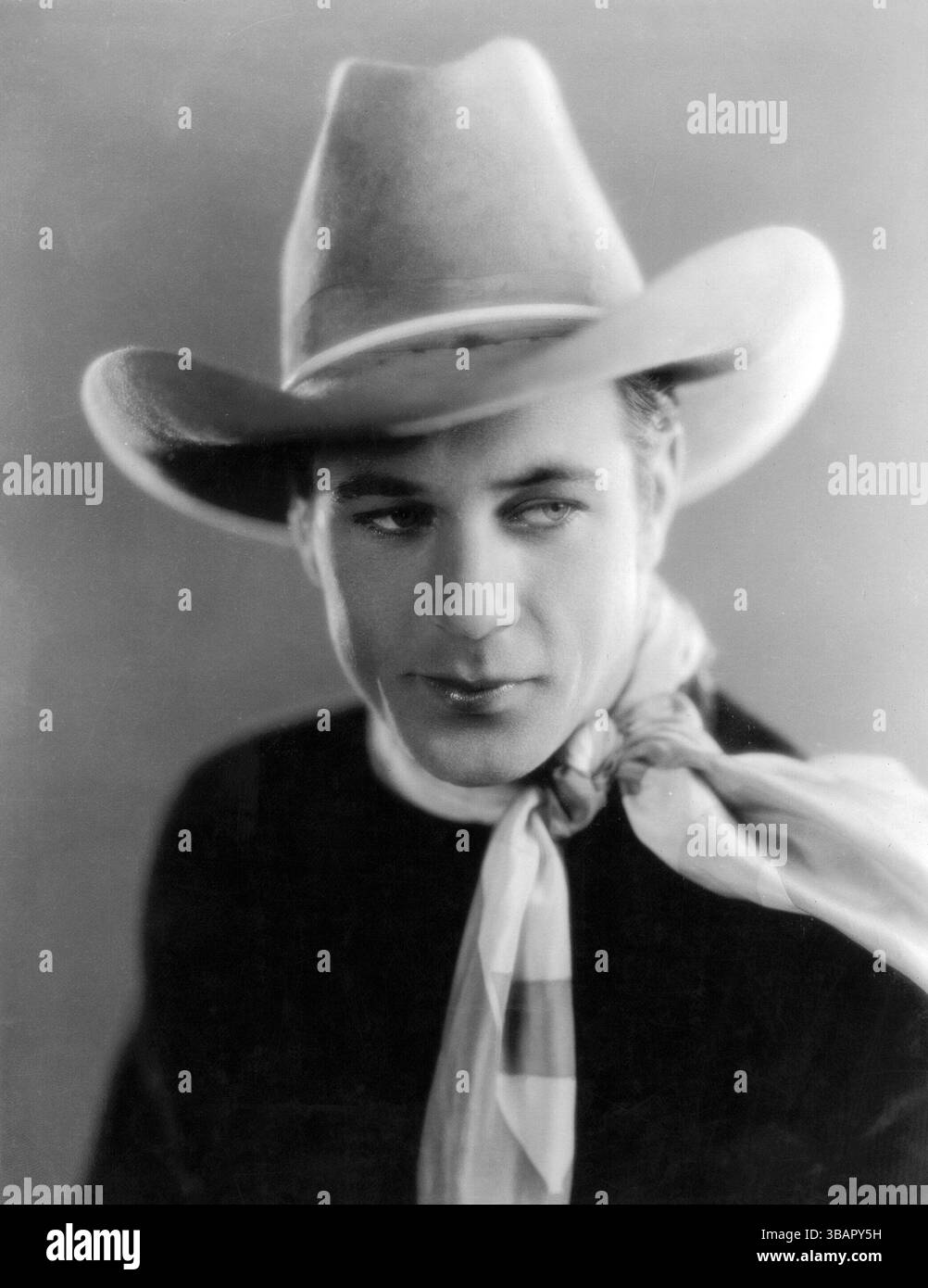 Gary Cooper as a cowboy in the western movie "The Last Outlaw ...