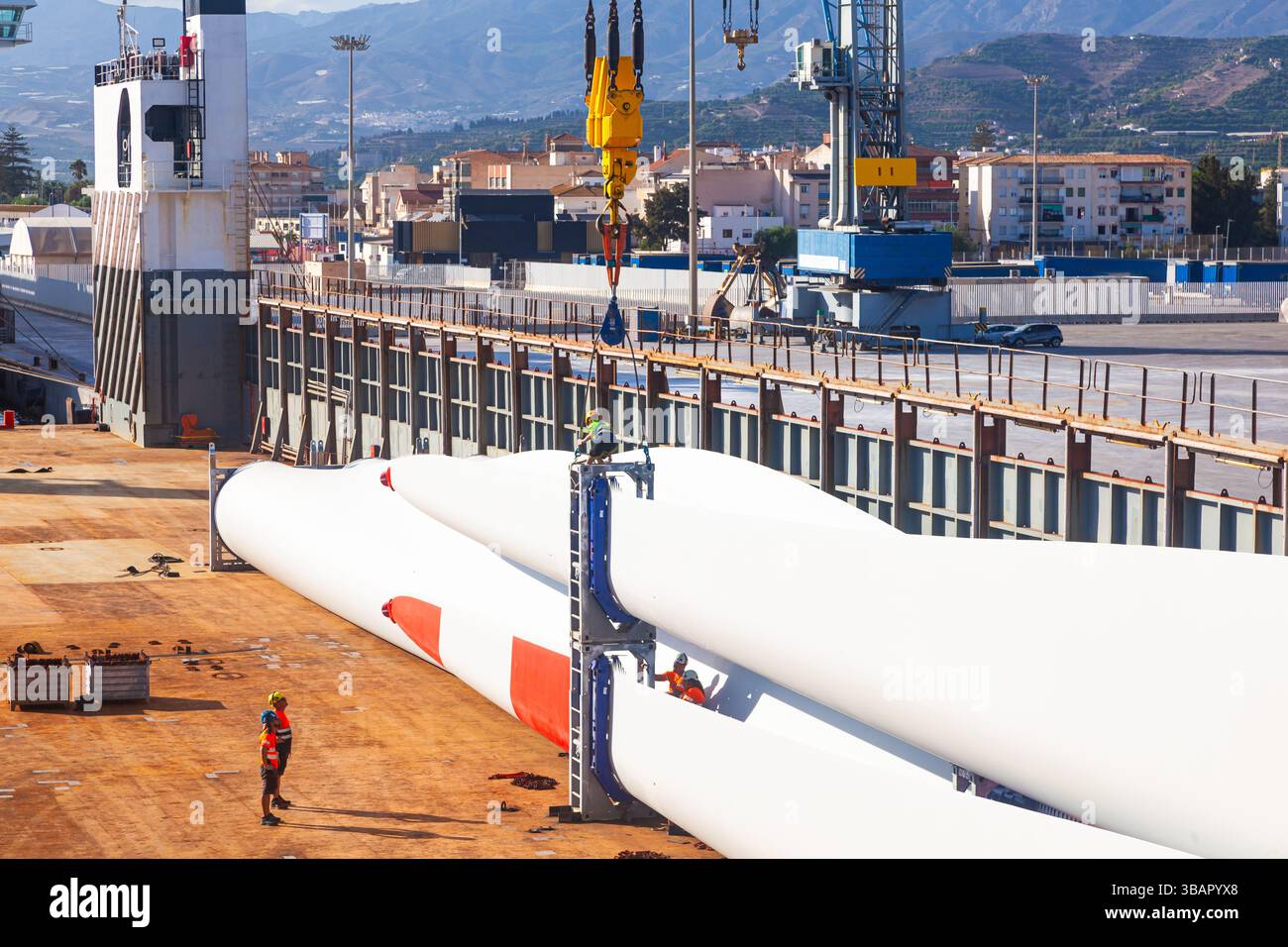 Crane wind safety system hi-res stock photography and images - Alamy