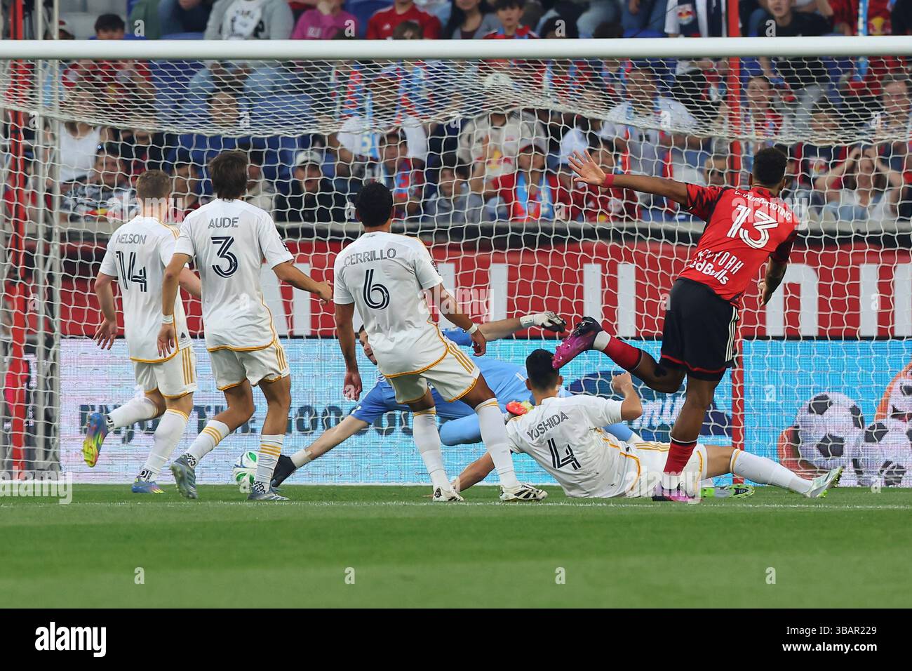 HARRISON, NJ - MAY 10: Eric Maxim Choupo-Moting #13 of New York Red ...