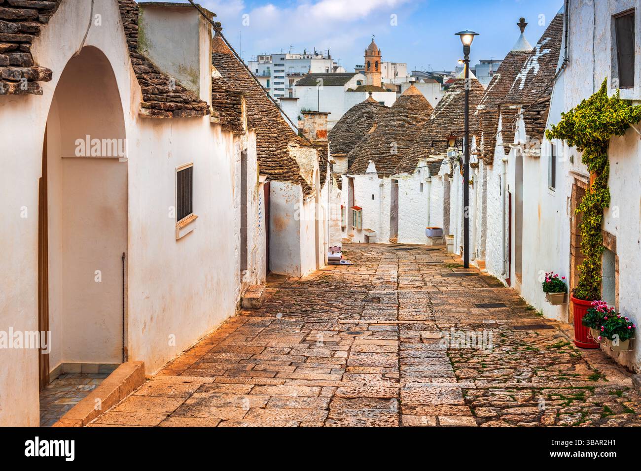 Trulli alberobello bari puglia hi-res stock photography and images - Alamy