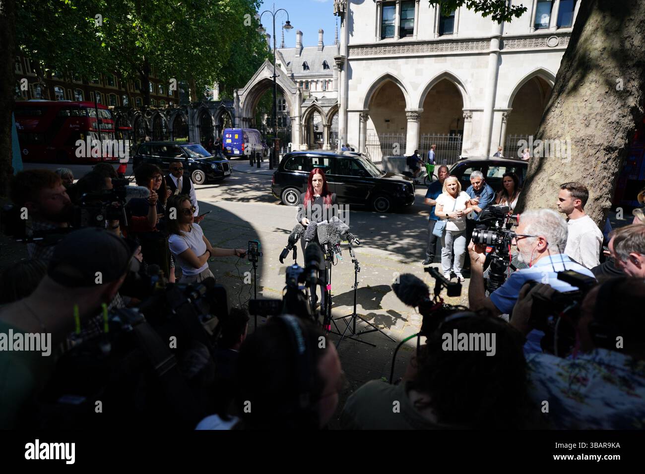 Lawyer Sarah Myatt speaking to the media outside the Royal Courts of ...