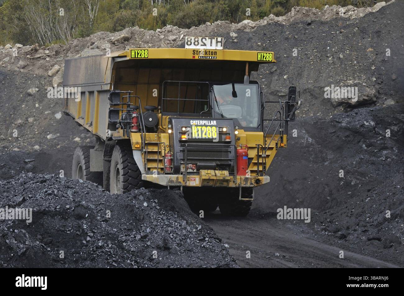 Dump truck arrives to be filled up with coal at the Stockton open cast ...